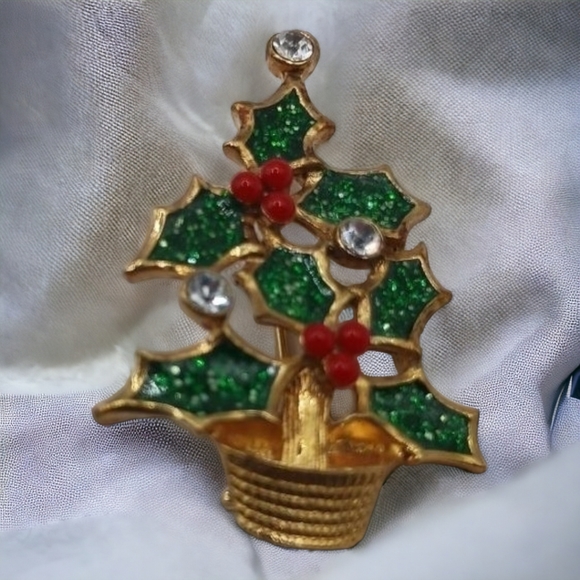 Jewelry | Vintage Avon Christmas Tree Pin | Poshmark